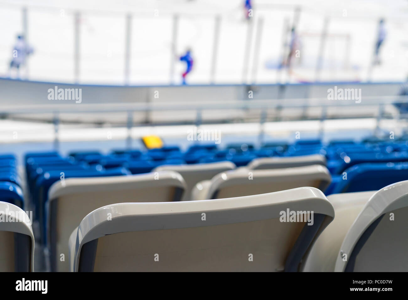 Hockey arena seats hi-res stock photography and images - Alamy