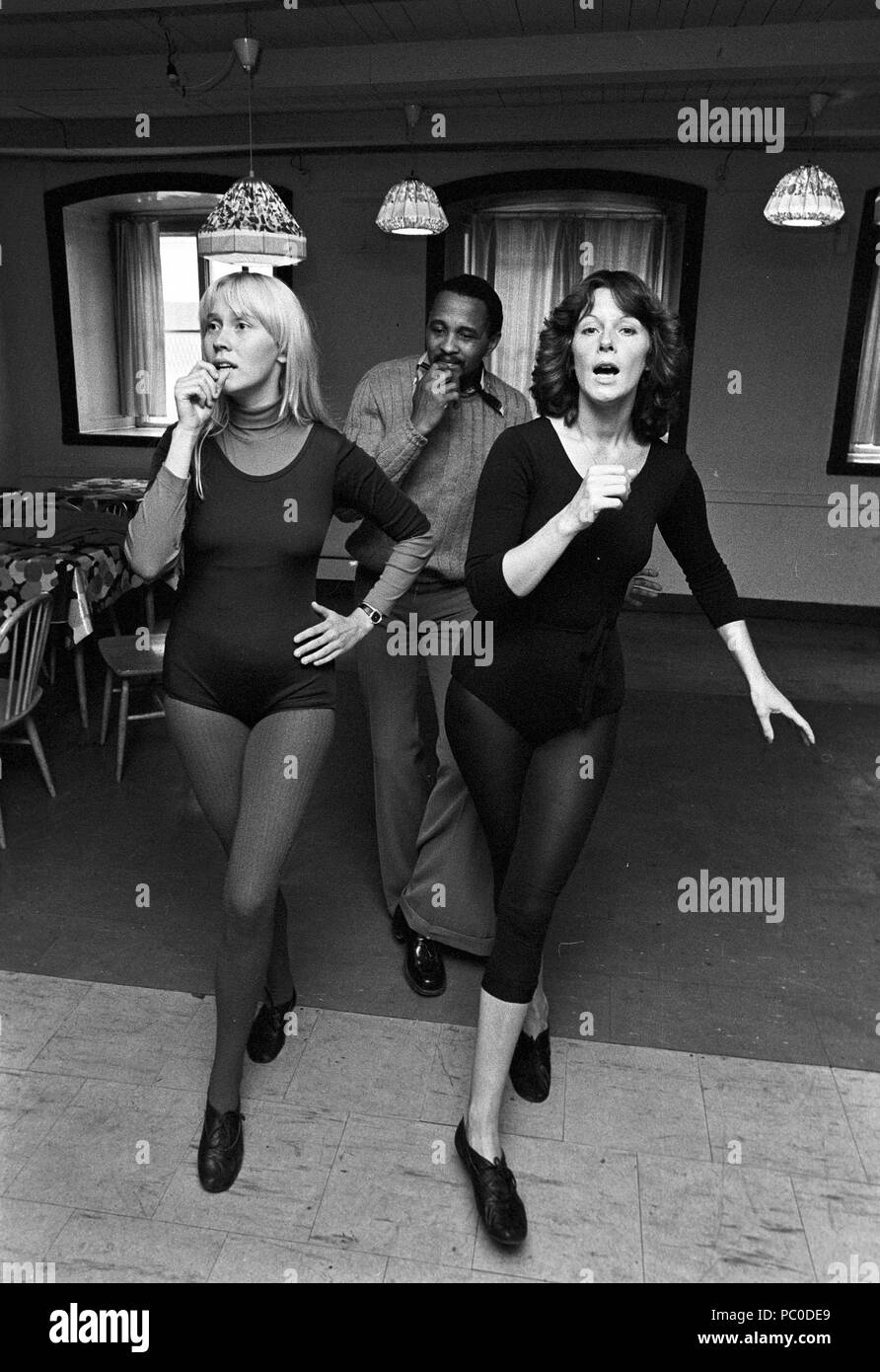 Dance moves 1970's hi-res stock photography and images - Alamy