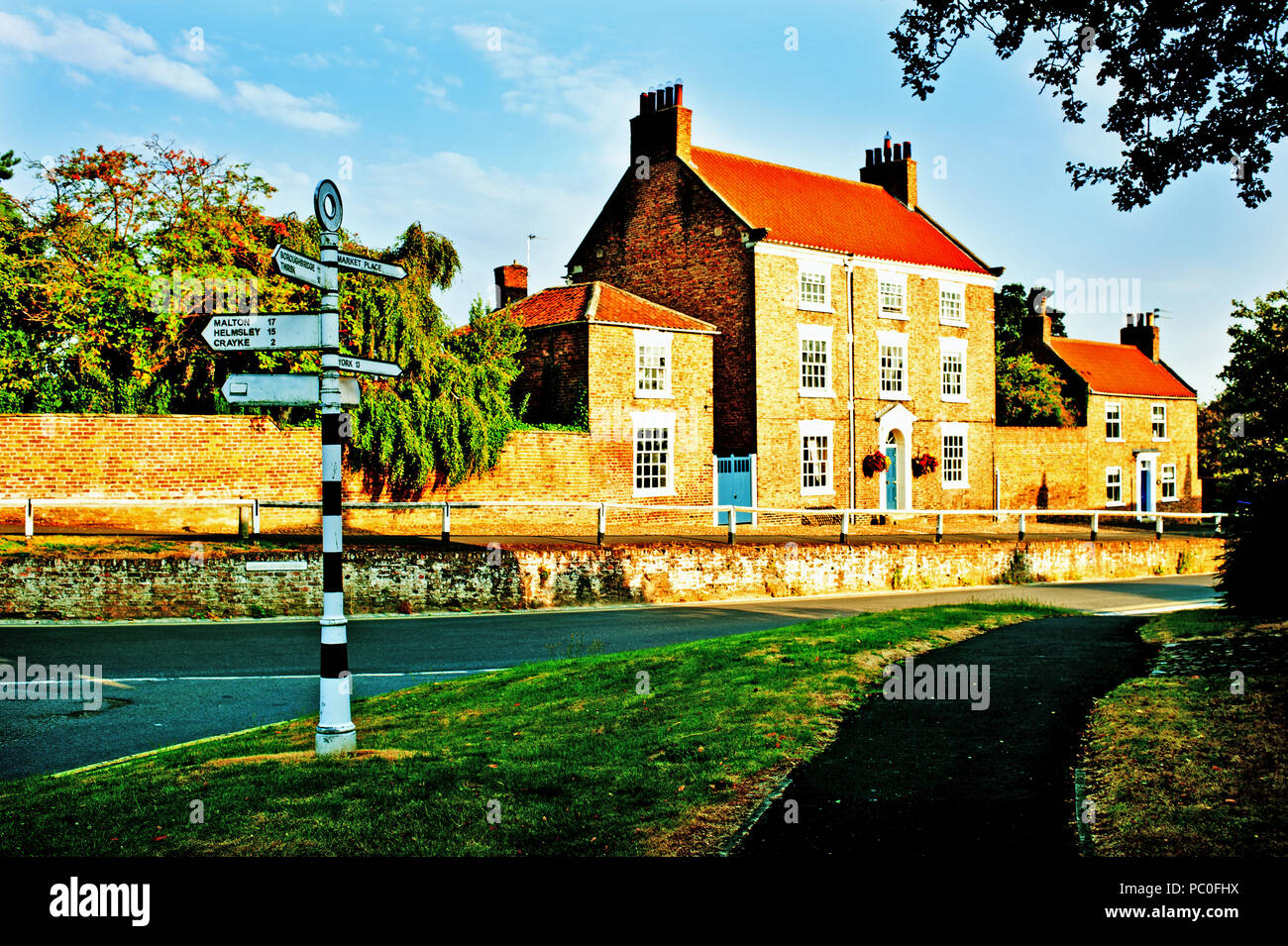 Spring Street and country house, Easingwold, North Yorkshire, England ...