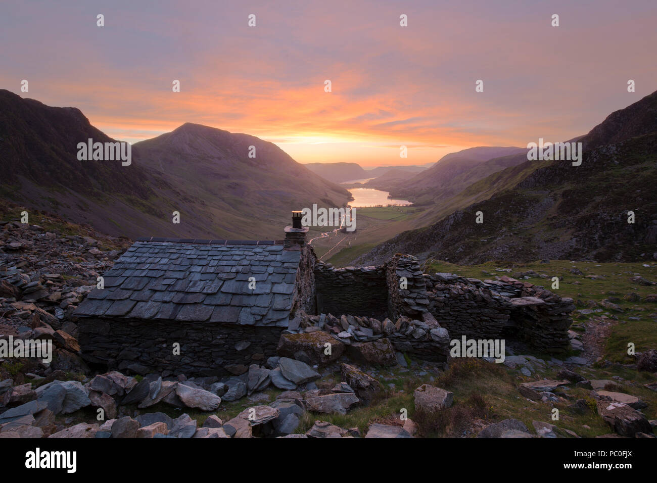 Bothy lake district hi-res stock photography and images - Alamy