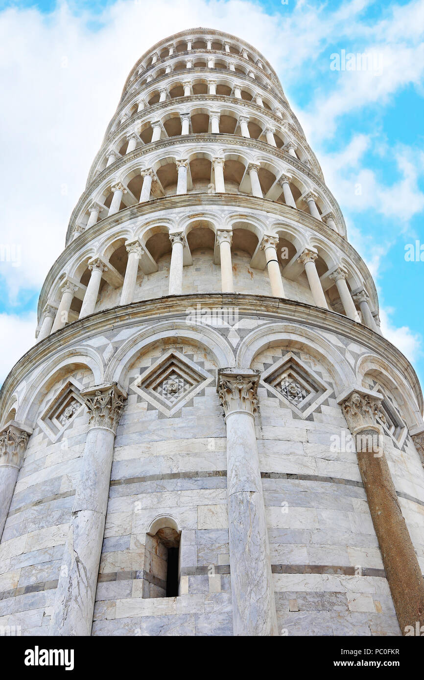 the leaning tower of Pisa Italy - famous italian landmarks Stock Photo ...