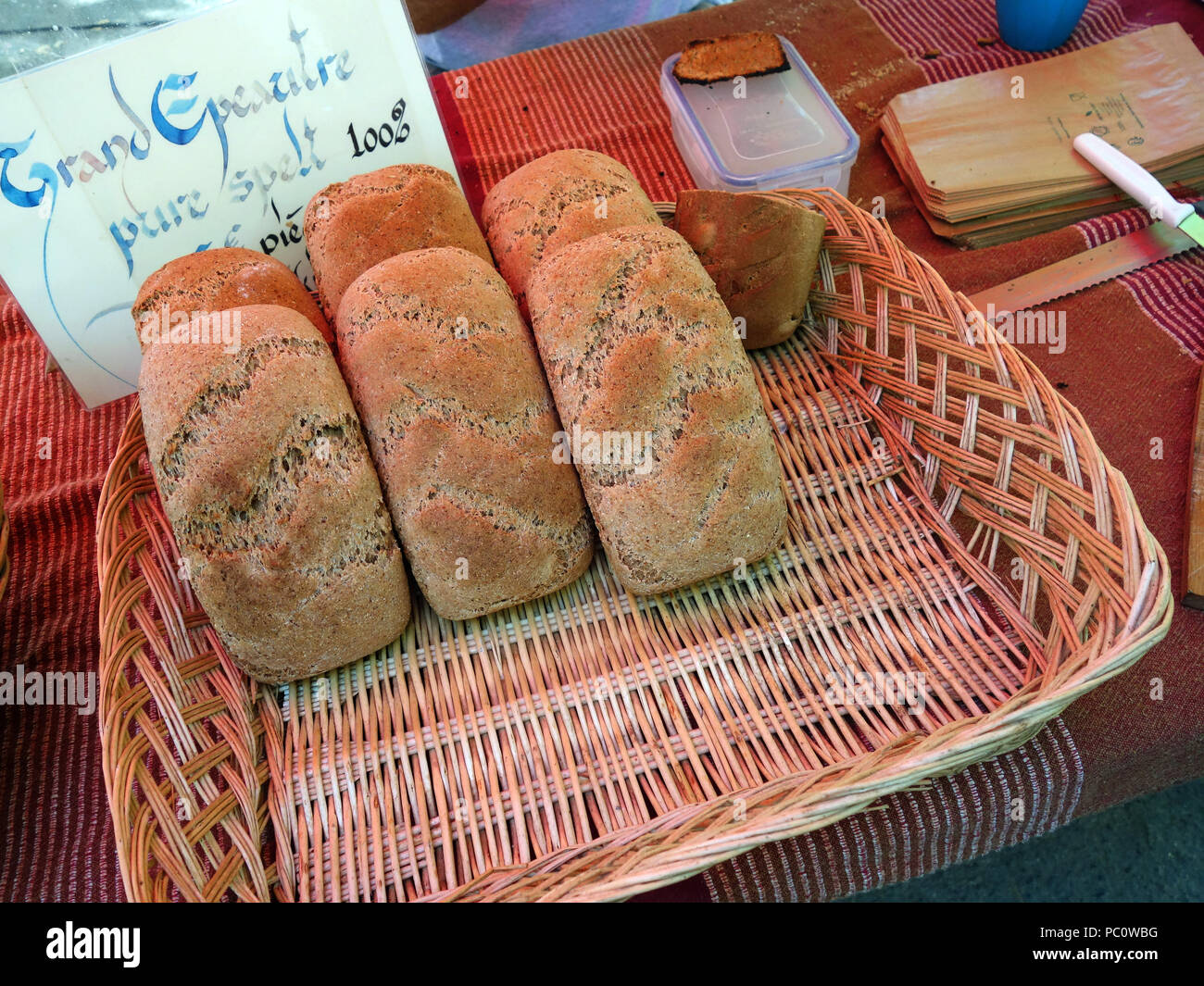 Colourful busy market at Saint Chinian french market Stock Photo - Alamy