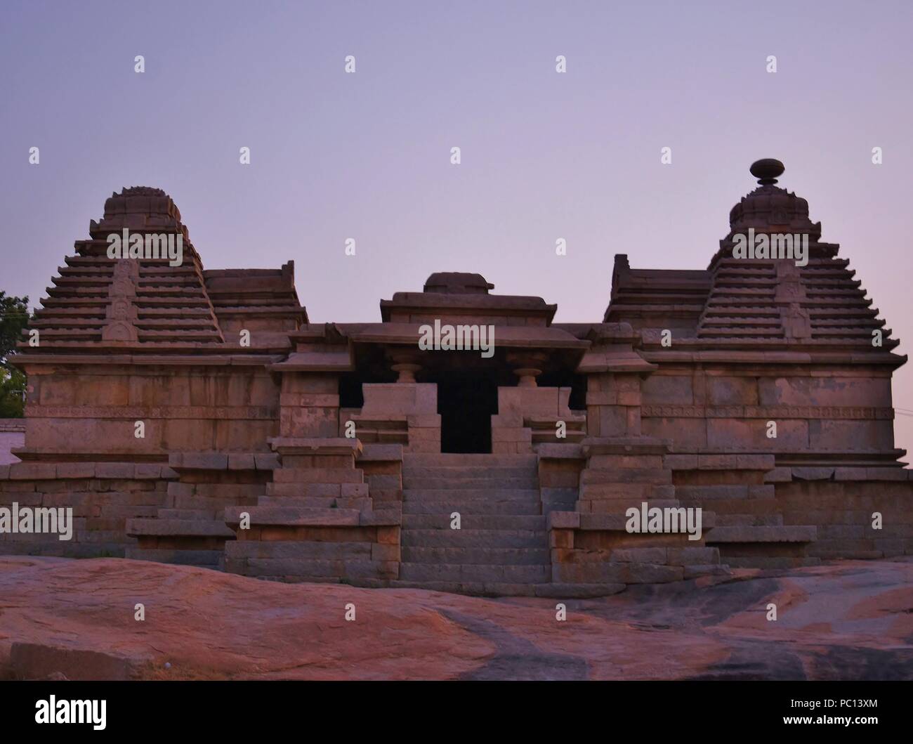 Temples of karnataka hi-res stock photography and images - Alamy