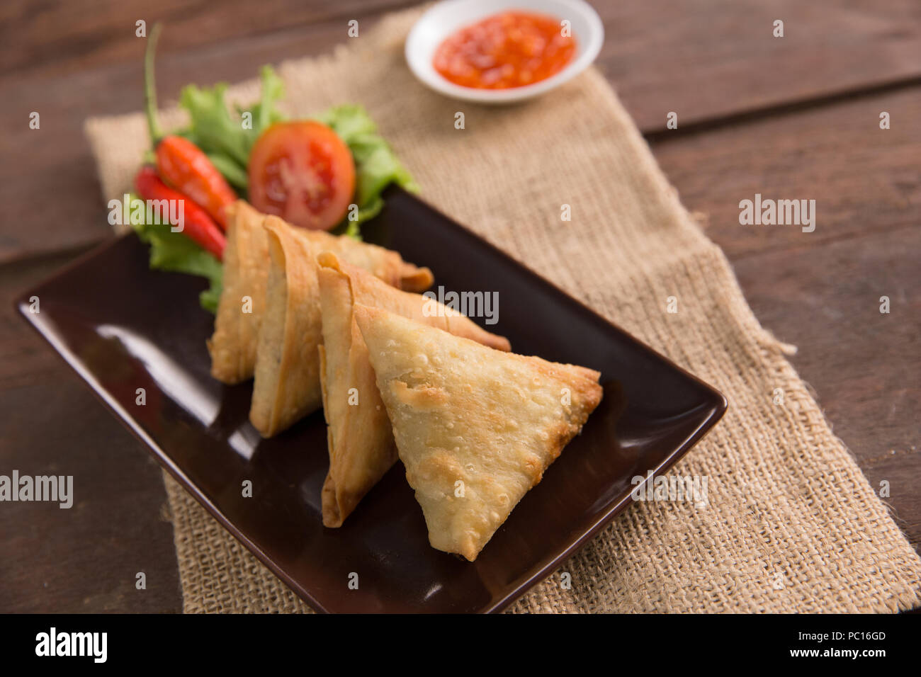 Sambusa plate hi-res stock photography and images - Alamy