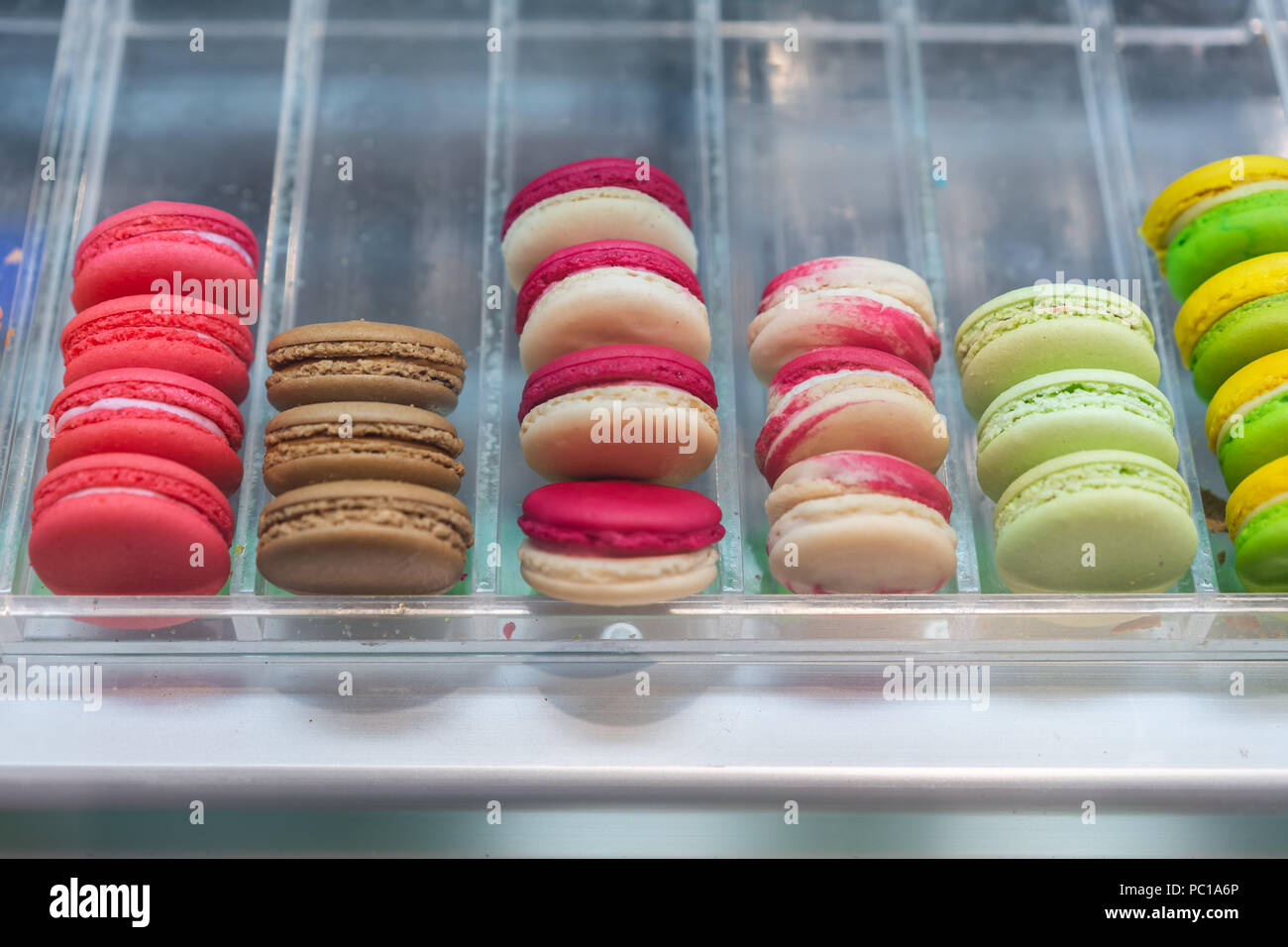 Macaron store hi-res stock photography and images - Alamy