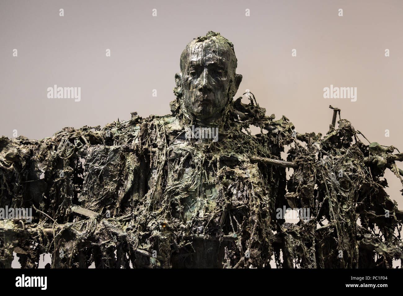 Laurence Edwards launches his sculpture exhibition at Mary Place ...