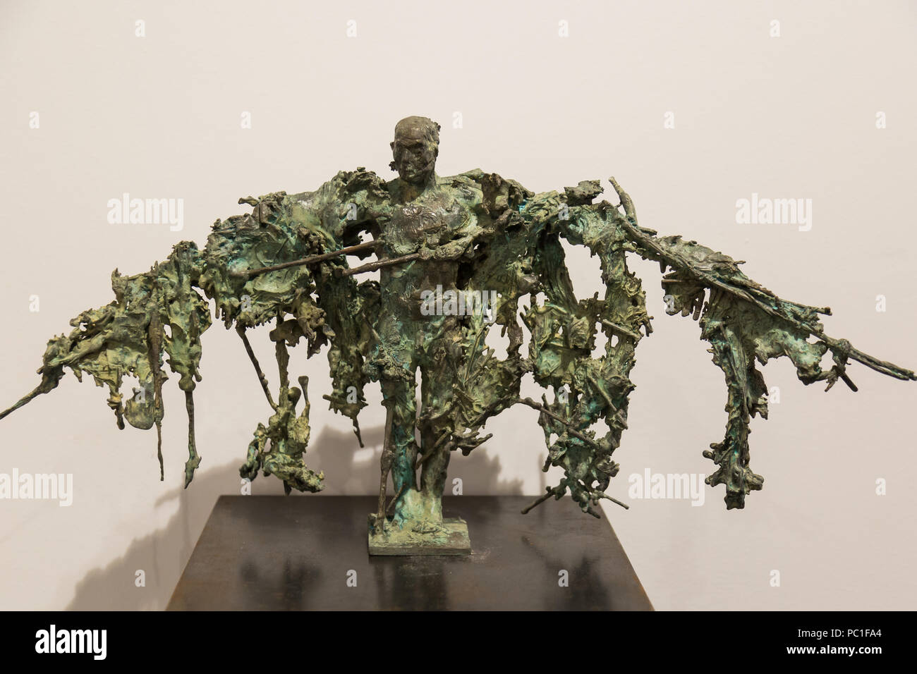 Laurence Edwards launches his sculpture exhibition at Mary Place ...