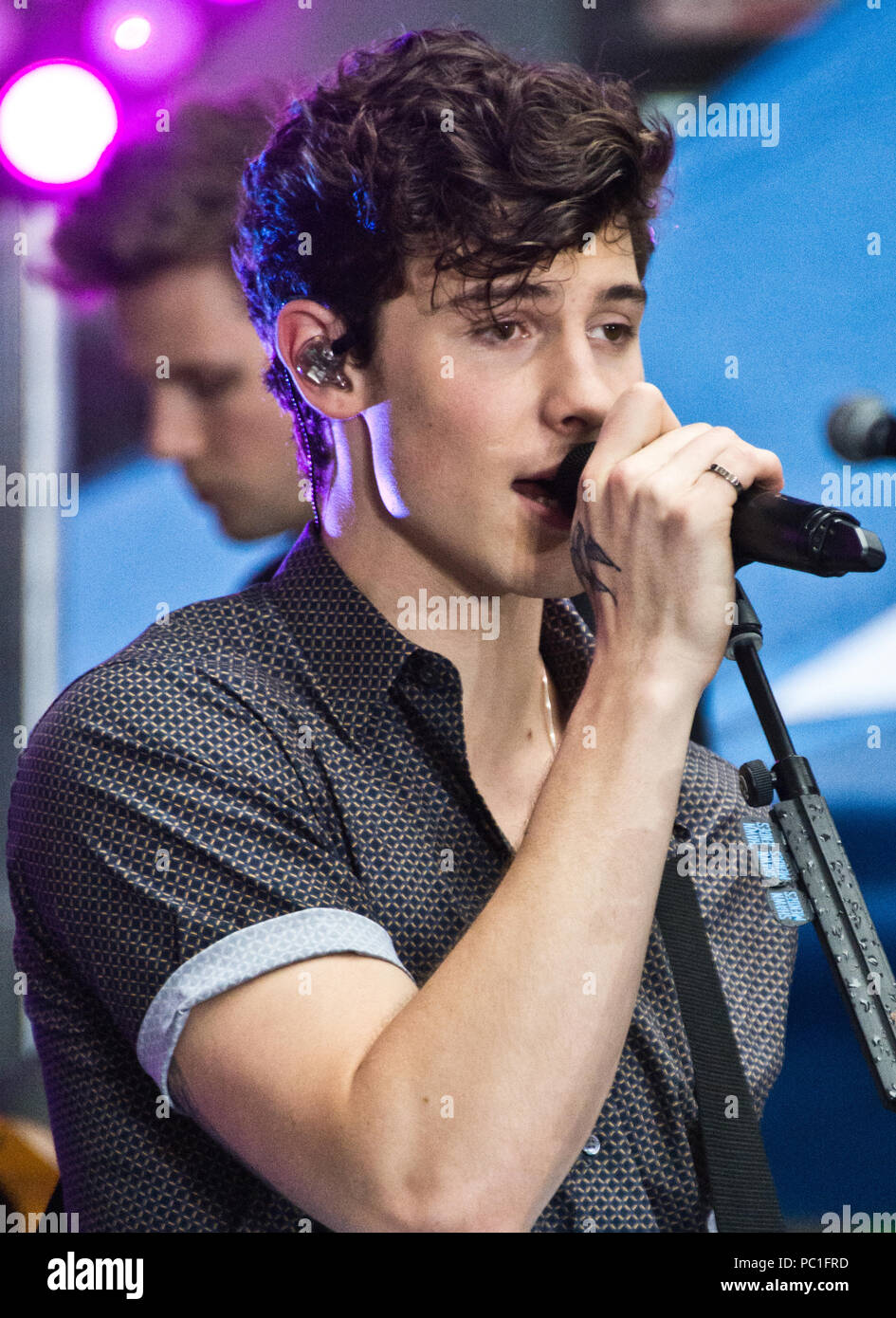 New York, NY, USA. 1st June, 2018. Canadian Singer-Songwriter Shawn ...