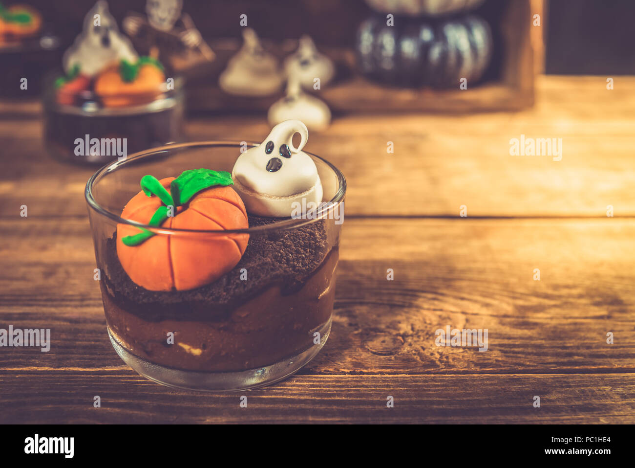 Easy Homemade Chocolate Dirt Pudding for Halloween with Meringue Ghosts ...