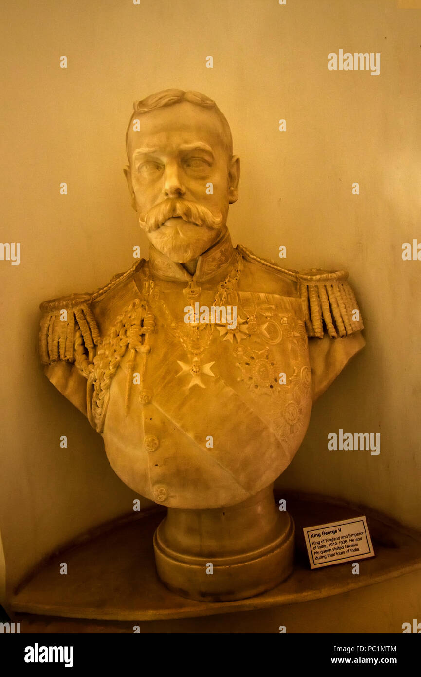 Skulpture of King George V, King of England and Emperor of India 1910 ...