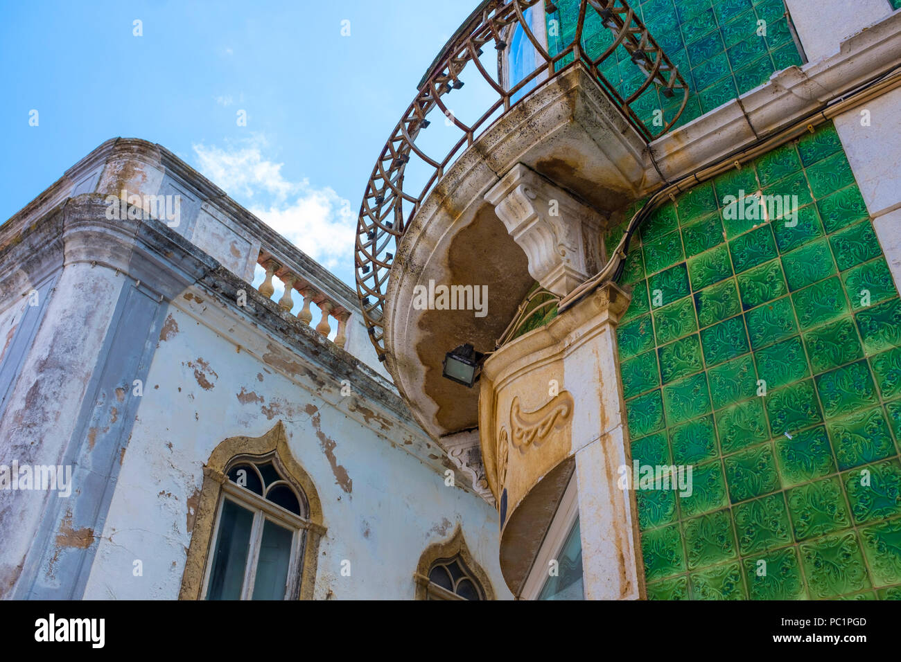 Green tiled building hi-res stock photography and images - Alamy