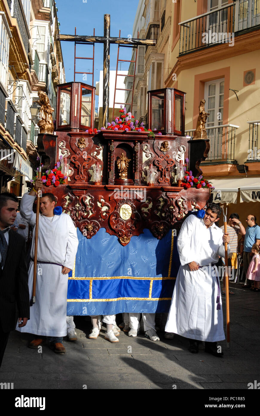 Procession of the cross hi-res stock photography and images - Alamy
