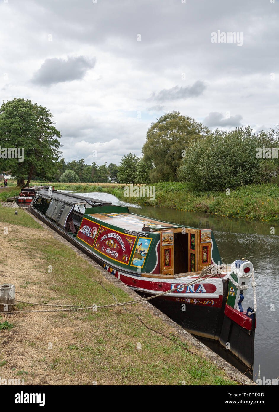 Horse drawn canal barge Stock Photo - Alamy