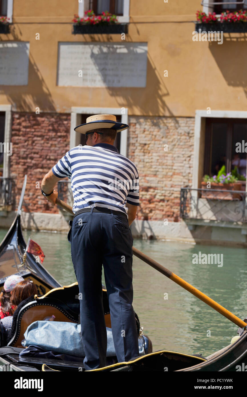 Gondolier straw hat hi-res stock photography and images - Alamy