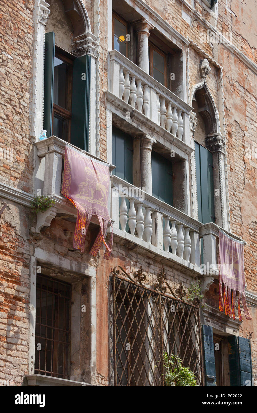 Italian renaissance balcony hi-res stock photography and images - Alamy