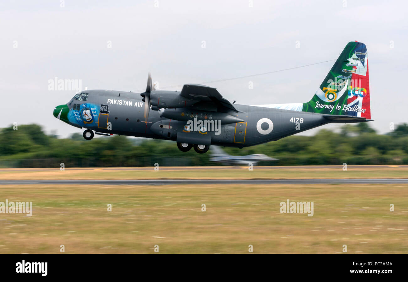 C 130 hercules hi-res stock photography and images - Alamy