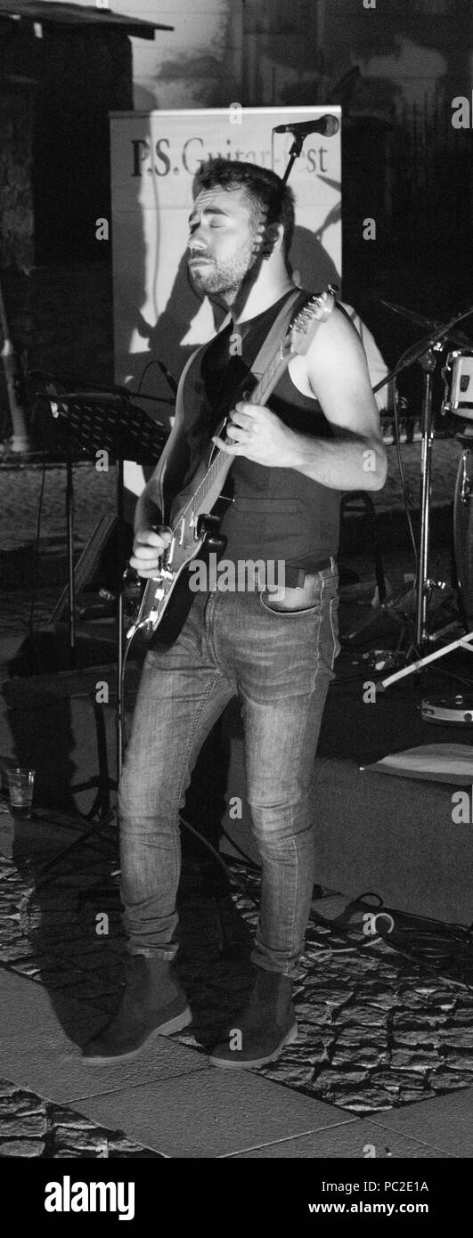 Foto the rock Black and White Stock Photos & Images - Alamy