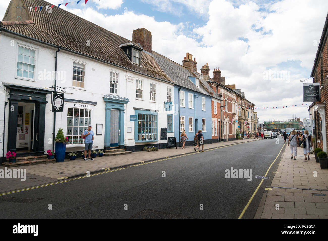 Southwold high street shops summer hi-res stock photography and images ...