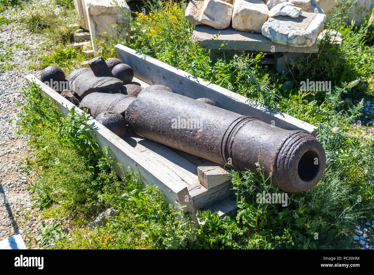 Greece, Athens, Acropolis, big ancient cannon Stock Photo - Alamy
