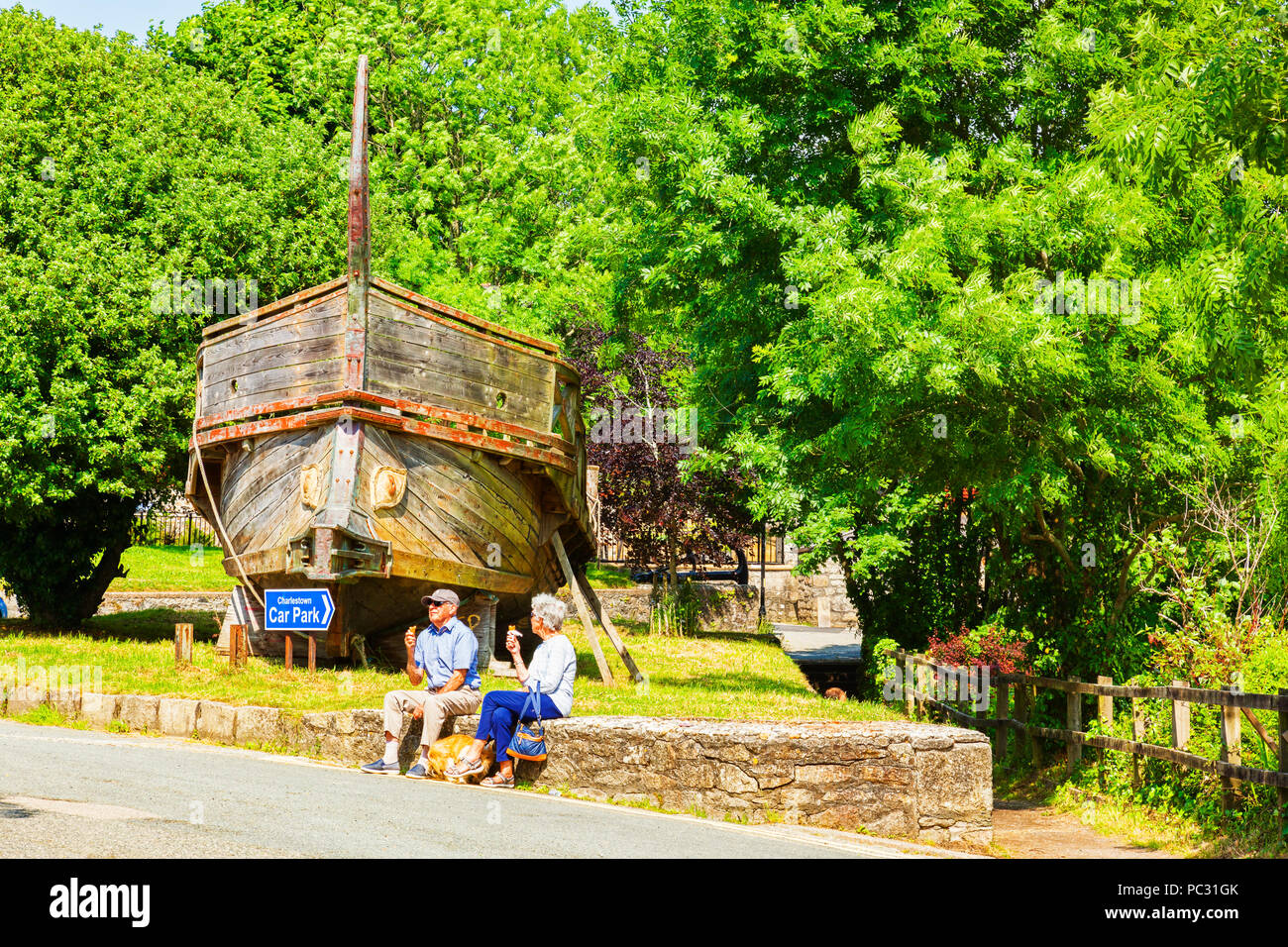 Replica icecream hi-res stock photography and images - Alamy