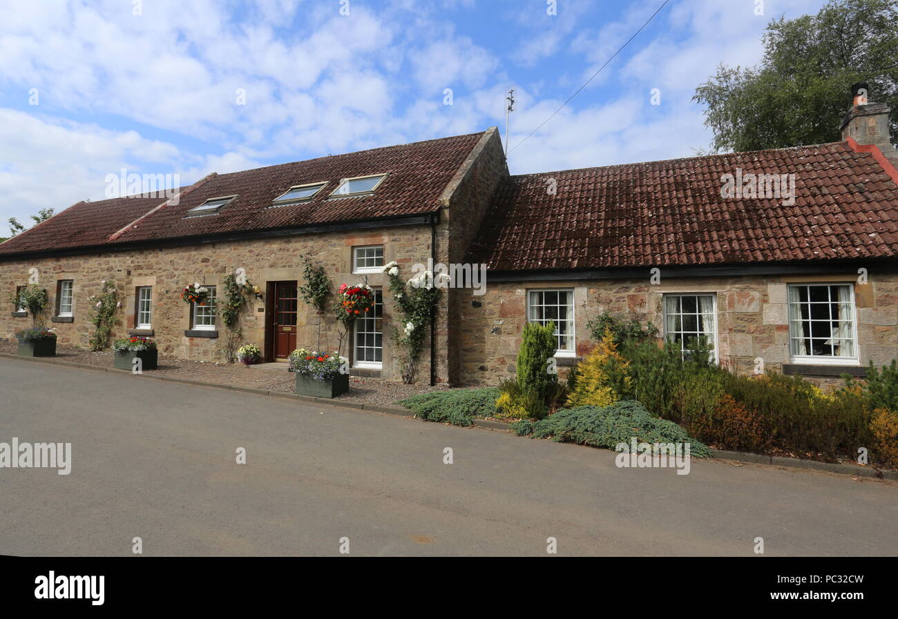 Dirleton street scene hi-res stock photography and images - Alamy