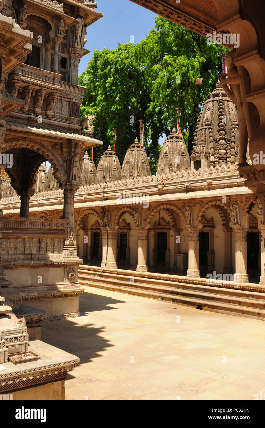 Parshvanath temple hi-res stock photography and images - Alamy