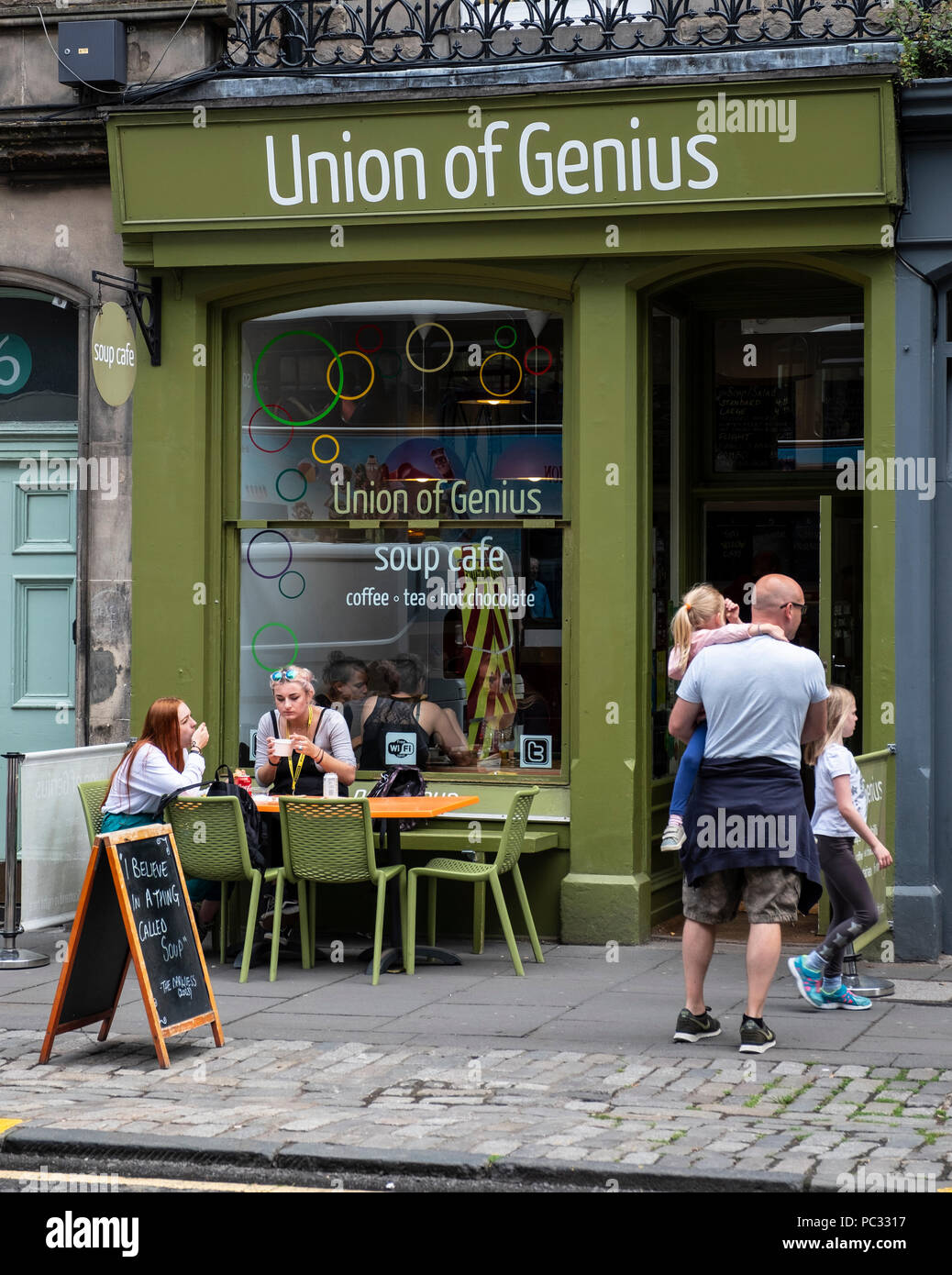 Cafe edinburgh hi-res stock photography and images - Alamy