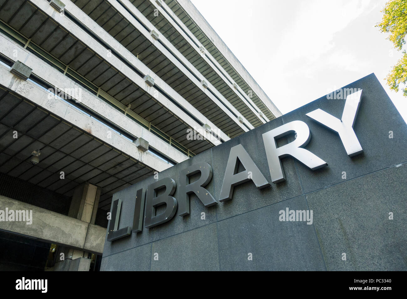 Edinburgh university george square hi-res stock photography and images ...