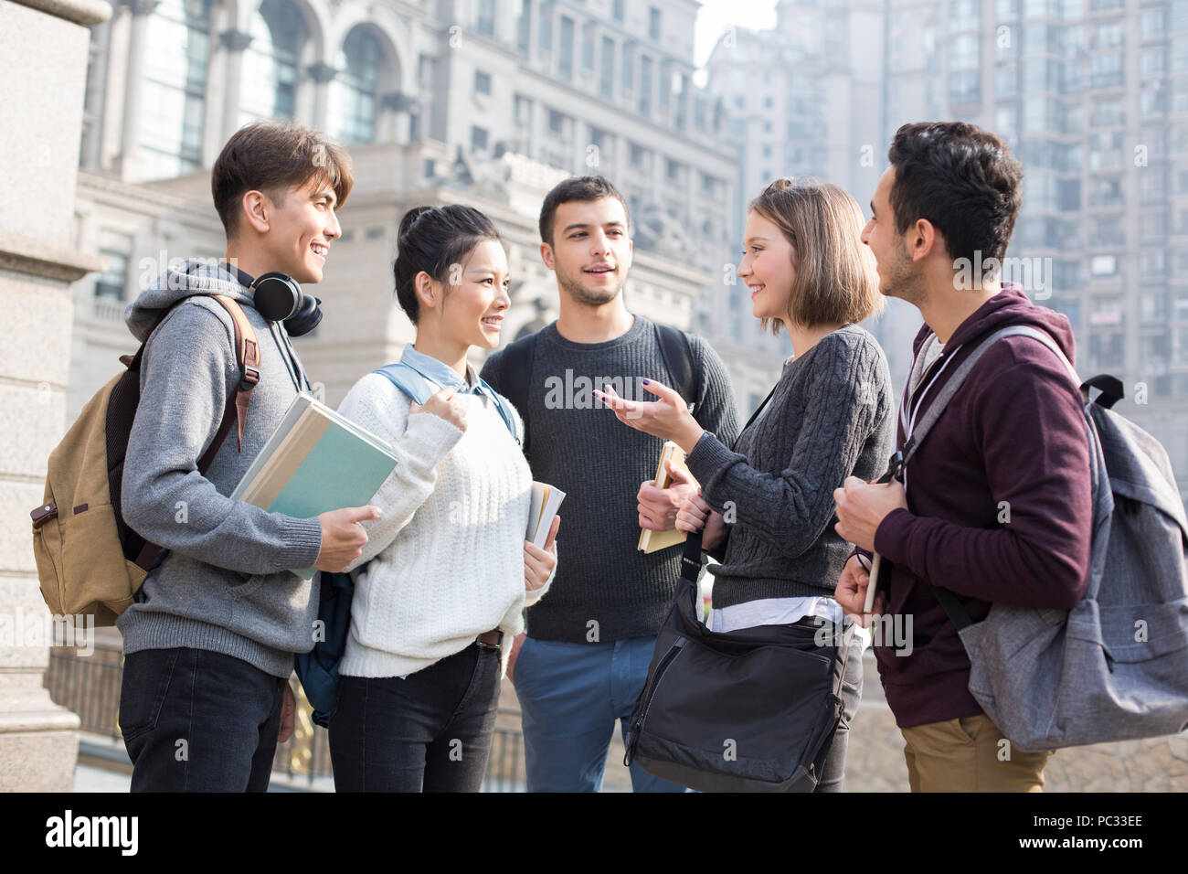 China friendship men talking hi-res stock photography and images - Alamy