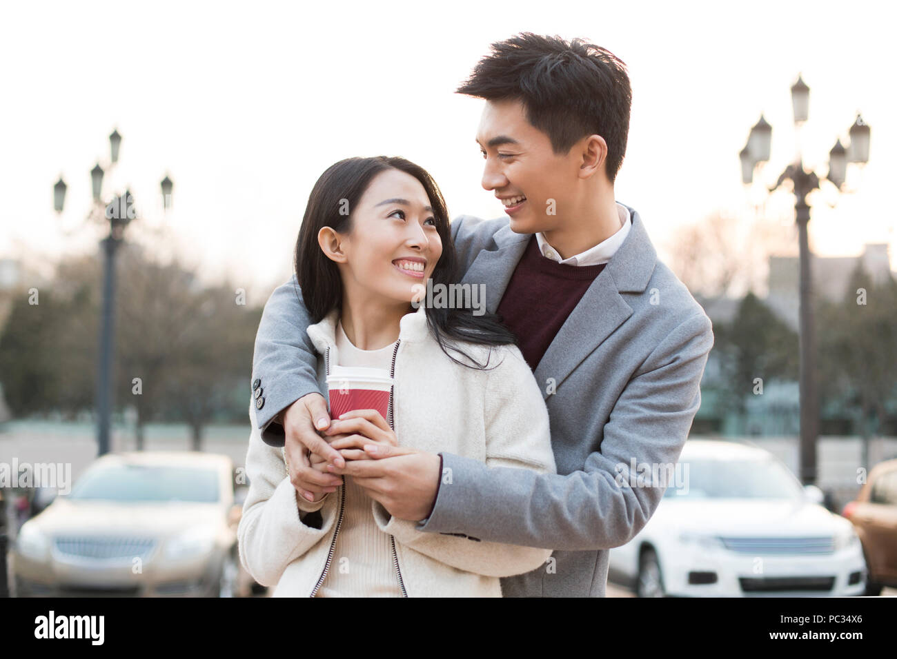 Couple dressed in warm clothing hi-res stock photography and images - Alamy