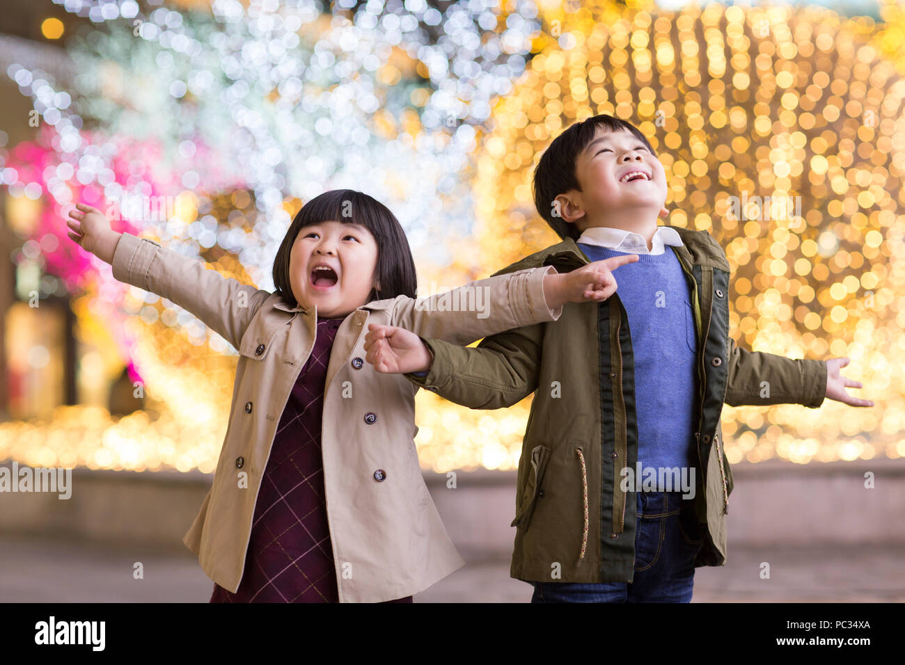 Chinese Children Playing Stock Photos & Chinese Children Playing Stock ...