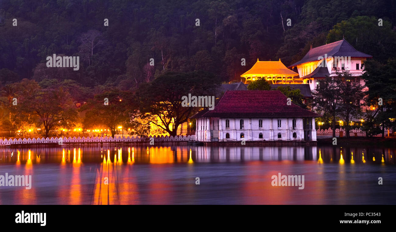 Temple of the Tooth at night, Kandy, Sri Lanka Stock Photo - Alamy