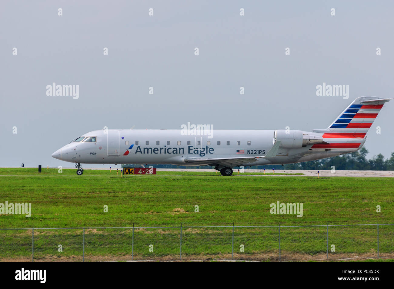 American Eagle aircraft taking off from Lexington Bluegrass Field in ...