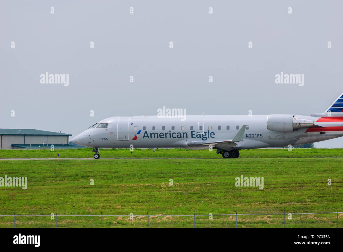 American Eagle aircraft taking off from Lexington Bluegrass Field in ...