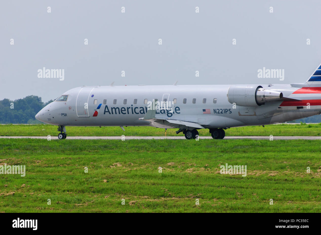 American Eagle aircraft taking off from Lexington Bluegrass Field in ...