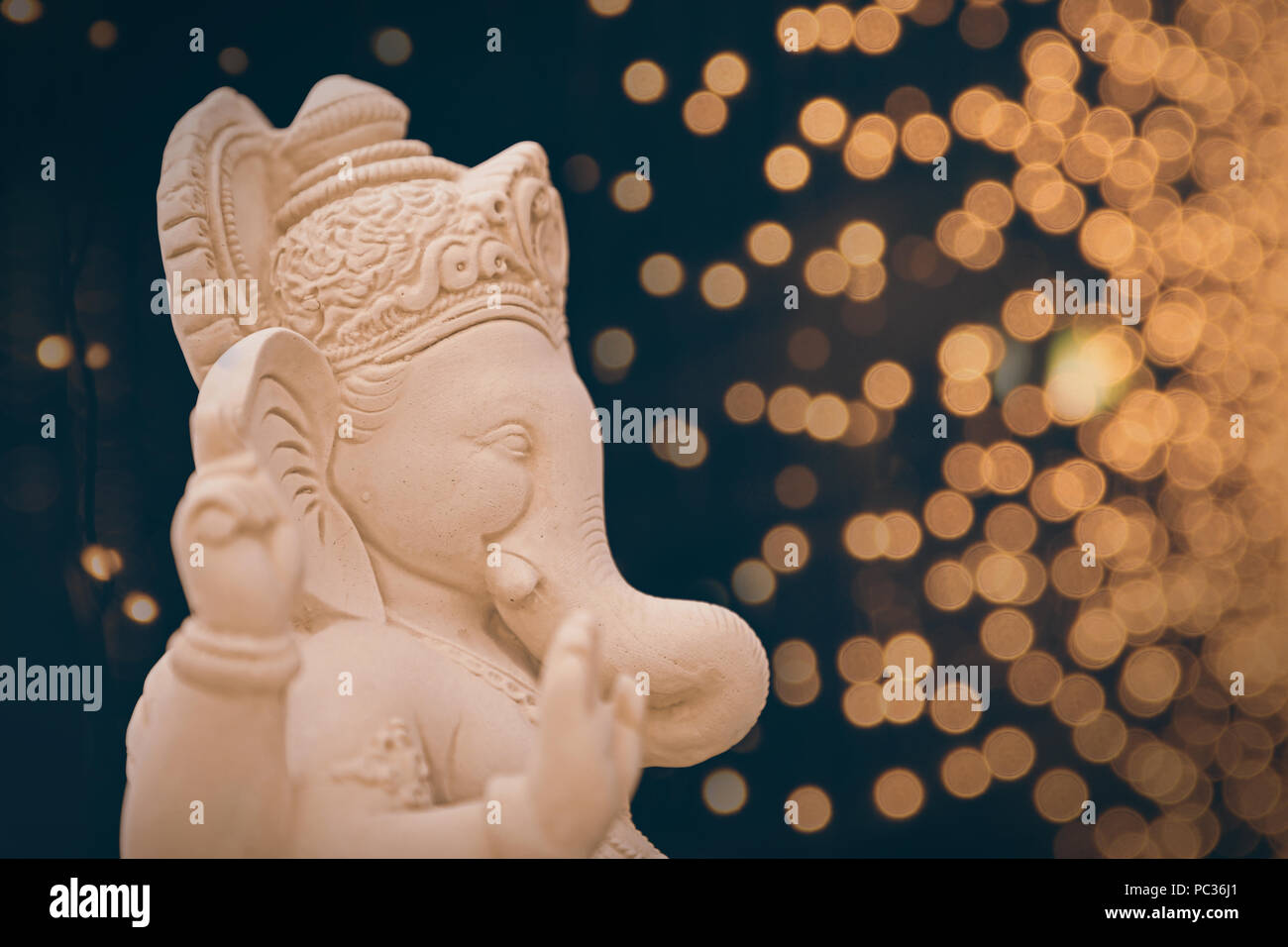 Hindu good luck symbol hi-res stock photography and images - Alamy