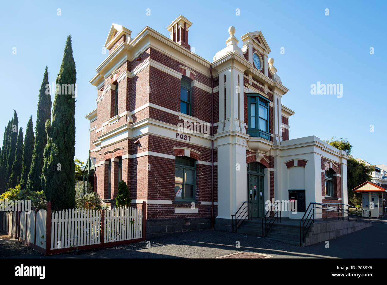 Queenscliff Post Office Architecture Stock Photo - Alamy