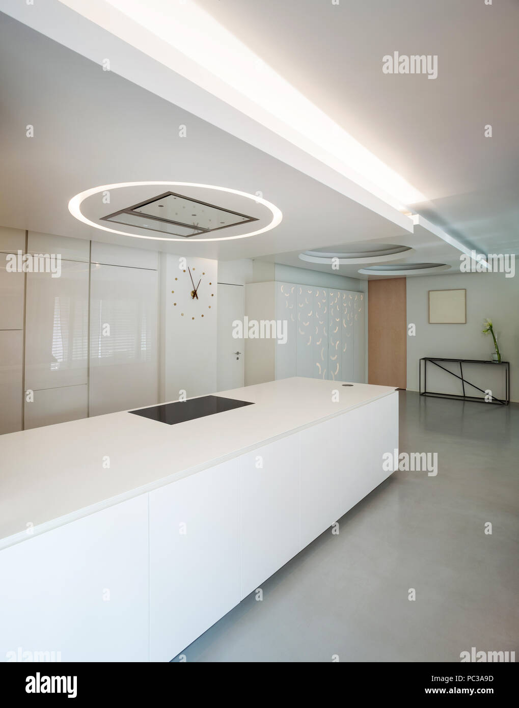Modern counter design hi-res stock photography and images - Alamy