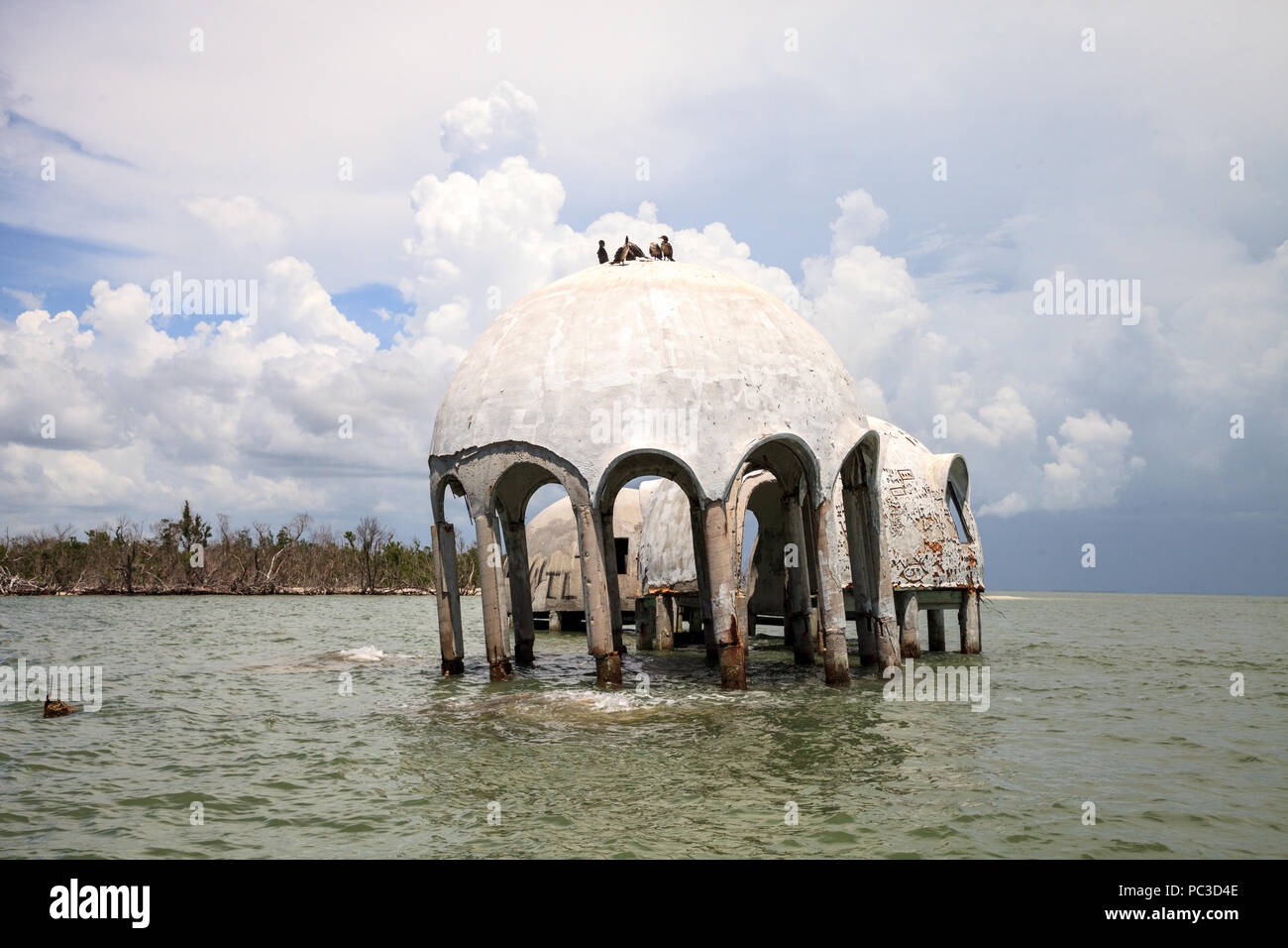 Blue sky over the Cape Romano dome house ruins in the Gulf Coast of ...