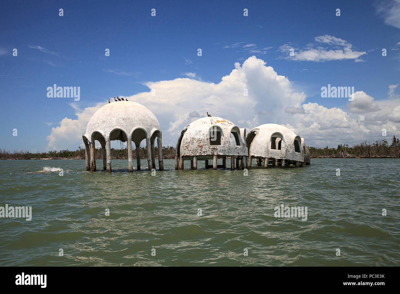 Blue sky over the Cape Romano dome house ruins in the Gulf Coast of ...