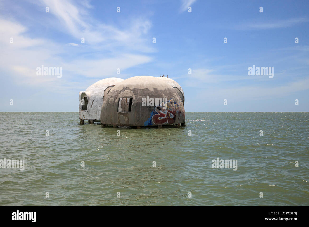 Blue sky over the Cape Romano dome house ruins in the Gulf Coast of ...