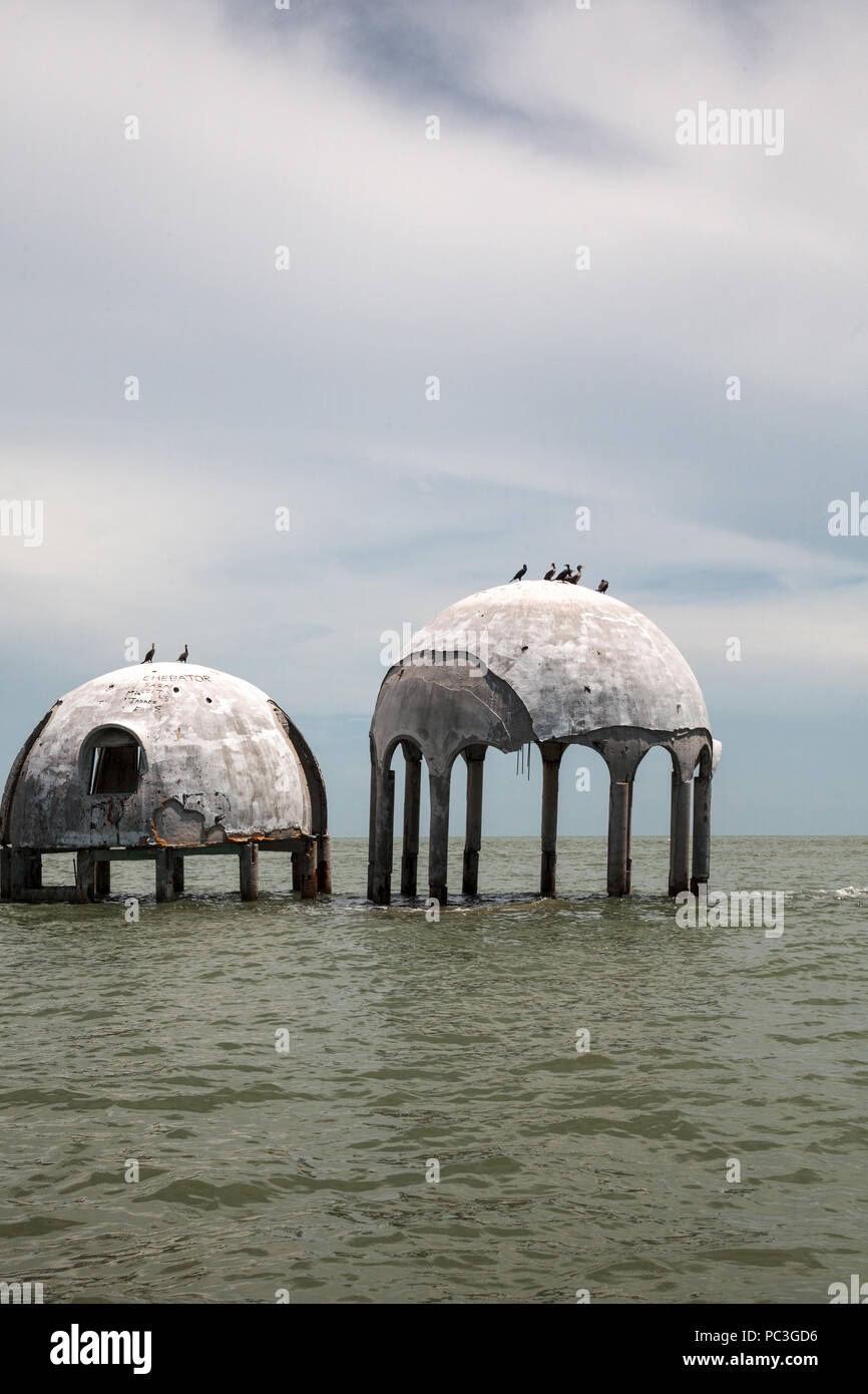 Blue sky over the Cape Romano dome house ruins in the Gulf Coast of ...