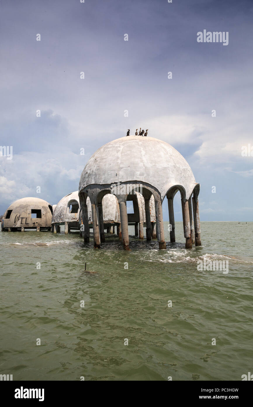 Blue sky over the Cape Romano dome house ruins in the Gulf Coast of ...