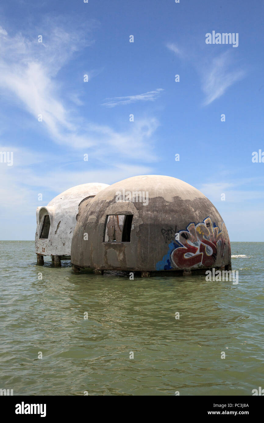 Blue sky over the Cape Romano dome house ruins in the Gulf Coast of ...