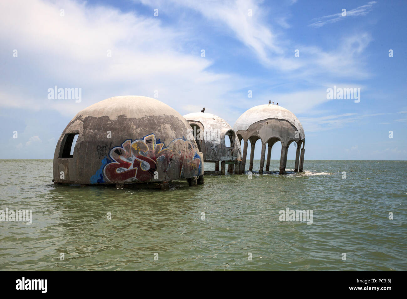 Blue sky over the Cape Romano dome house ruins in the Gulf Coast of ...