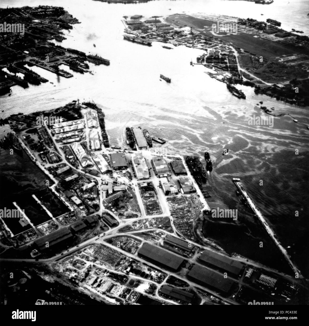 Aerial view of Pearl Harbor in 1943 Stock Photo - Alamy