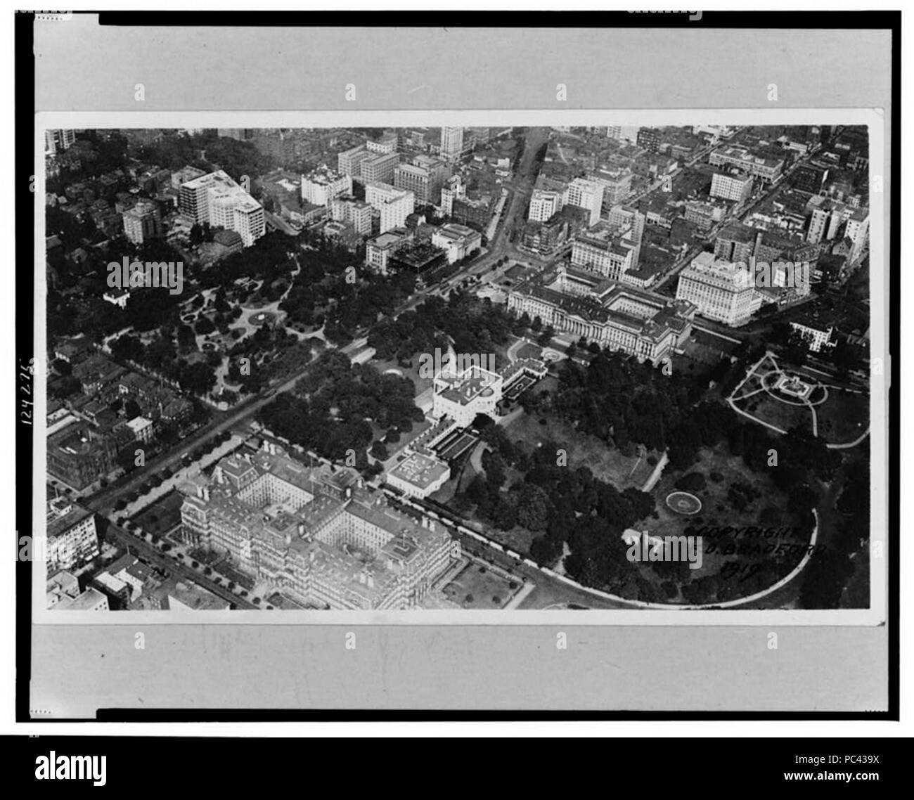 Aerial view of the White House, the Treasury, the Old Executive Office ...