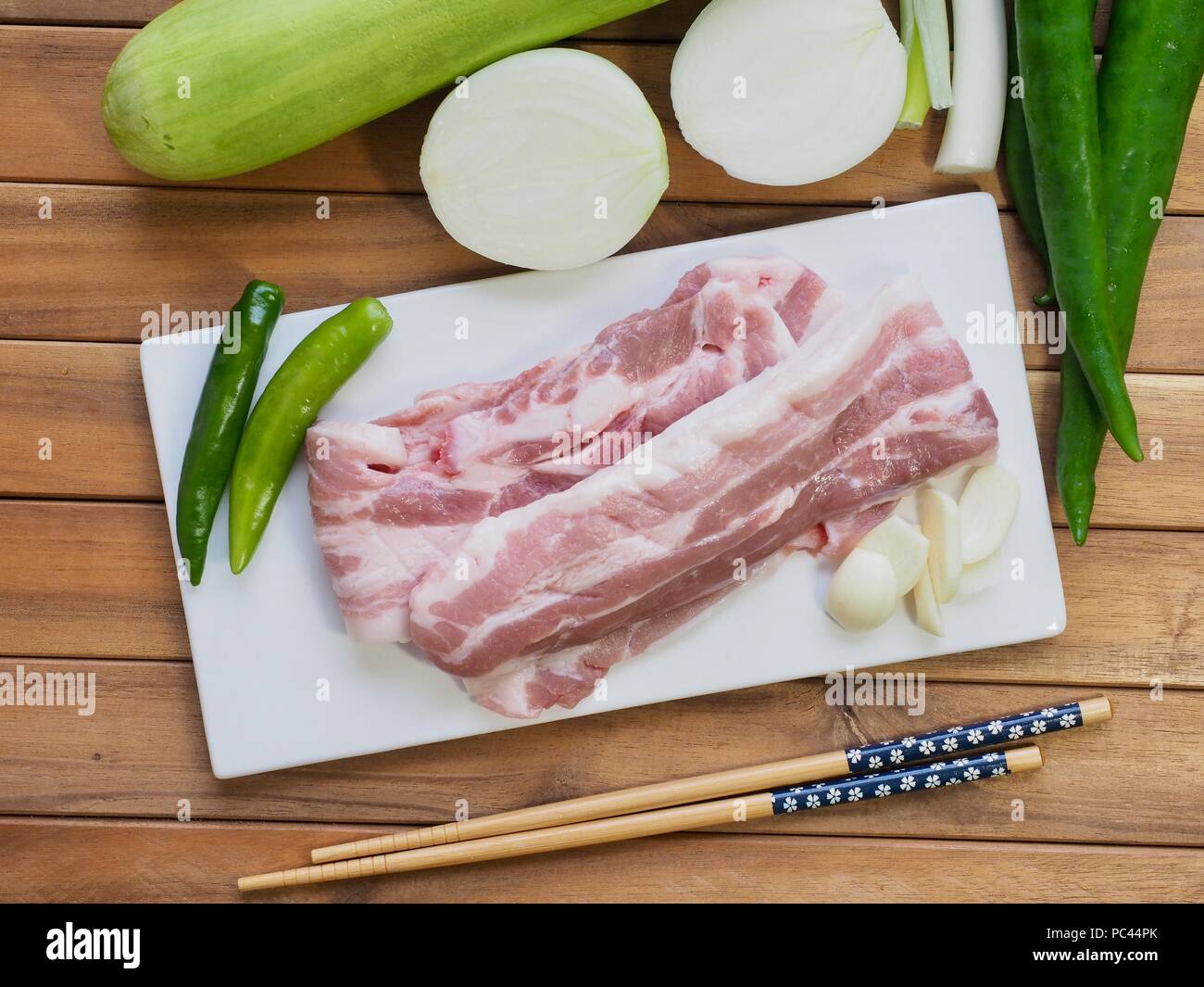 Korean food pork belly and vegetables, Samgyeopsal Stock Photo - Alamy