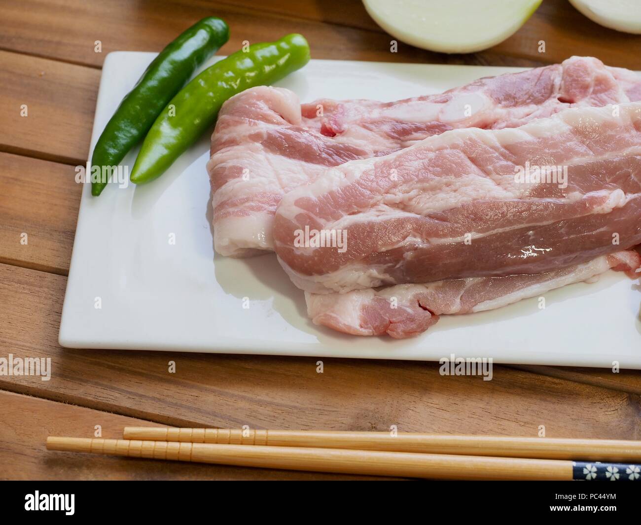 Korean food pork belly and vegetables, Samgyeopsal Stock Photo - Alamy