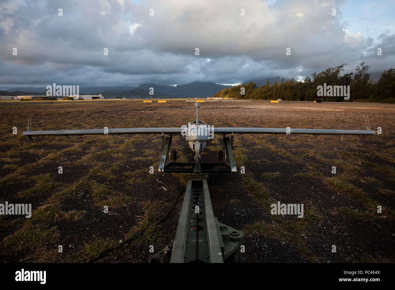 Rq 7b shadow unmanned aircraft system hi-res stock photography and ...